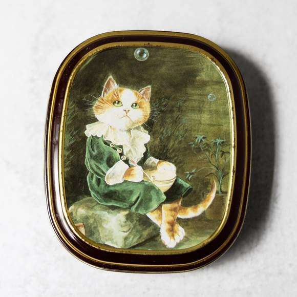Bentley's of London | Accents | Bentleys Of London Cats Gallery Bubbles ...